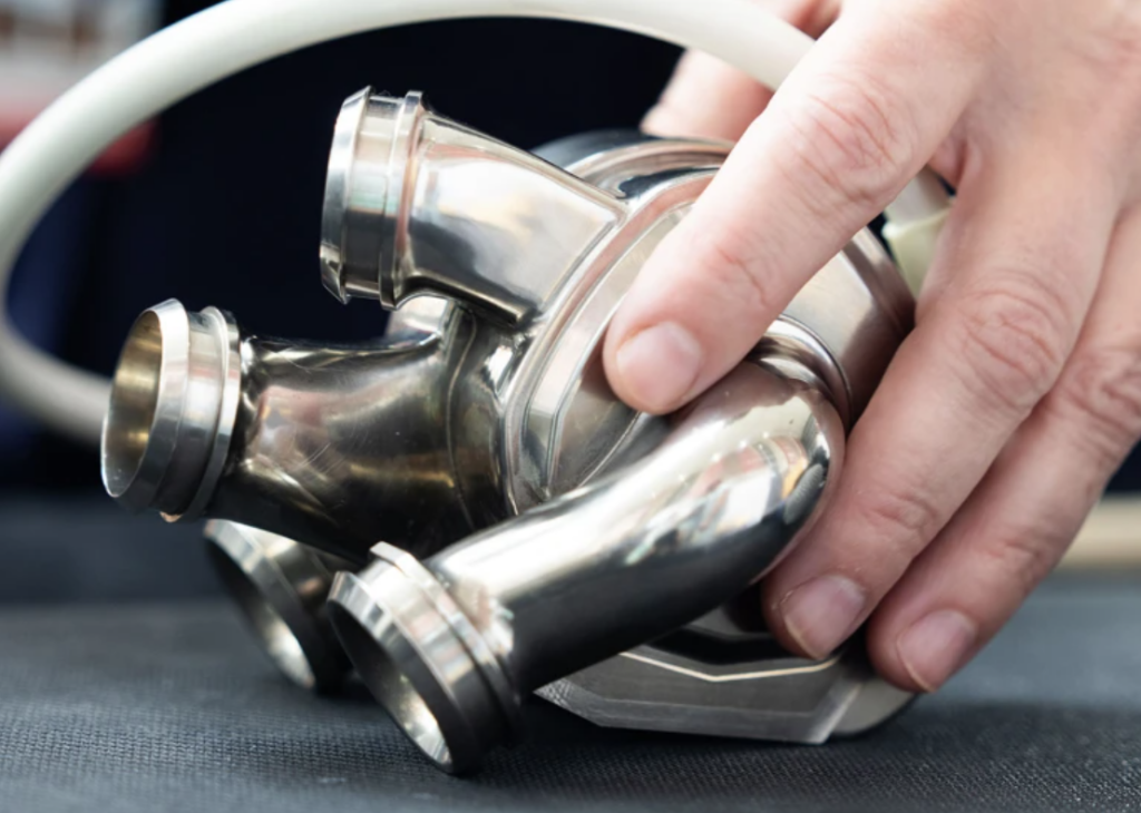 Scientific American: Man Survives with Titanium Heart for 100 Days—A ...